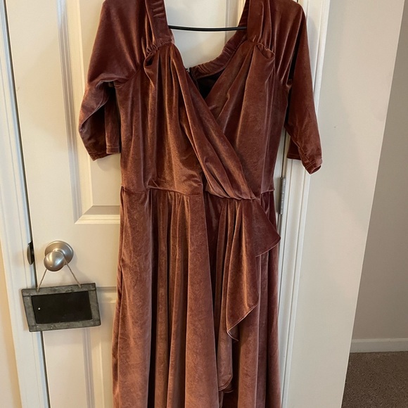 Laur Byrnes | Dresses | Laura Byrnes Pinup Girl Monica Dress In Rose ...